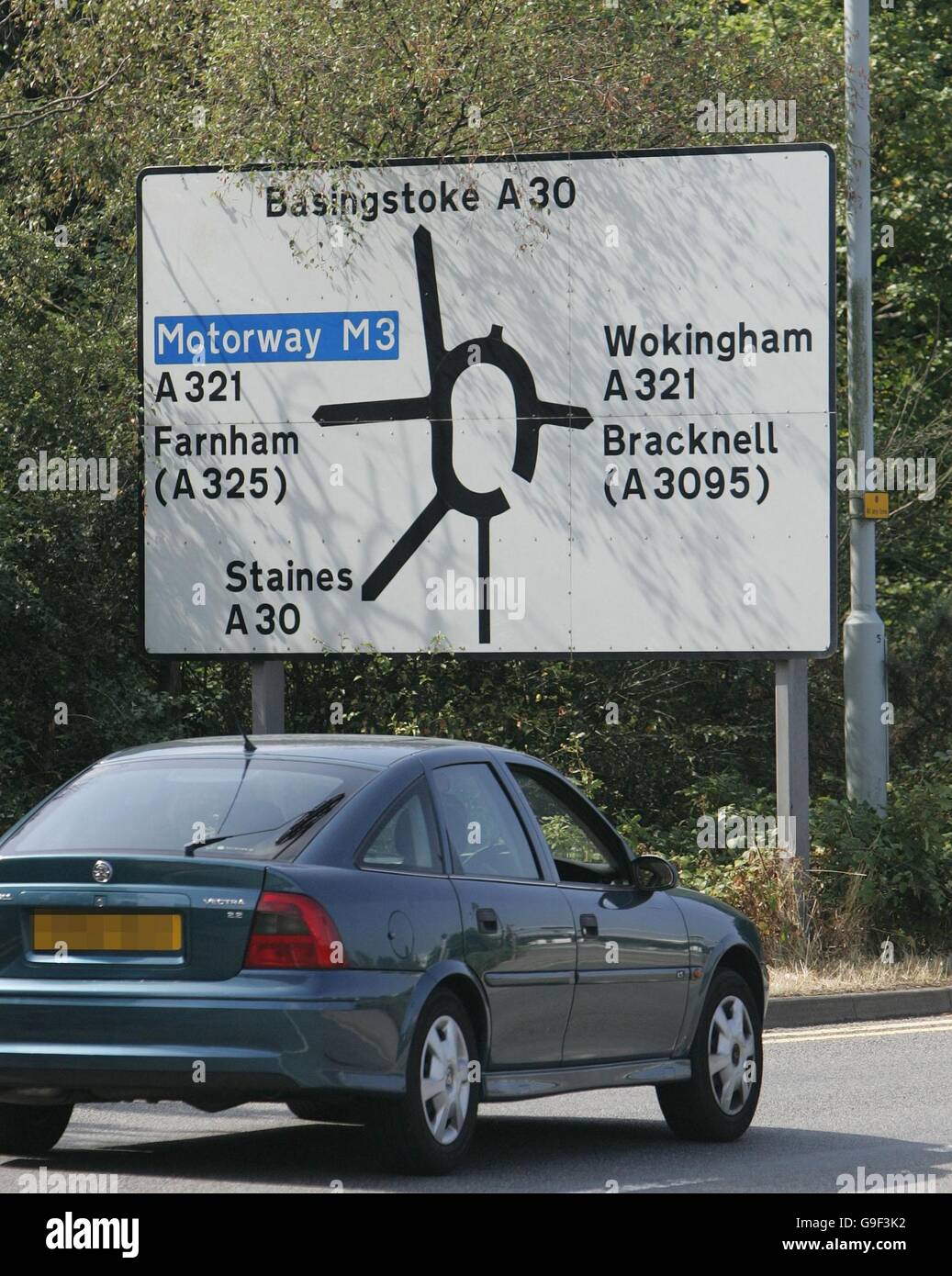 Surrey sign hi-res stock photography and images - Alamy