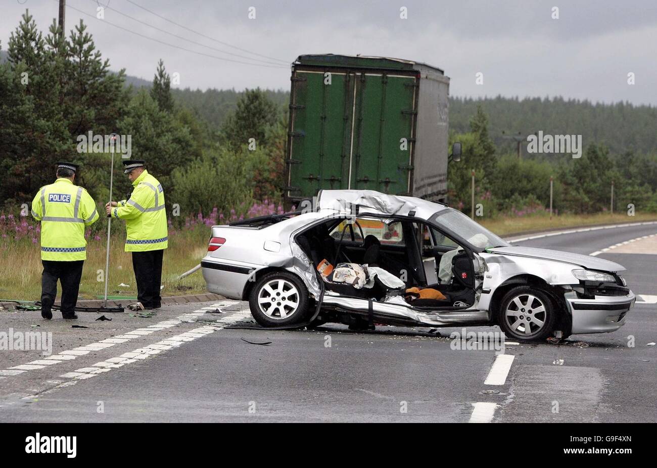 Involving car and lorry hi-res stock photography and images - Alamy