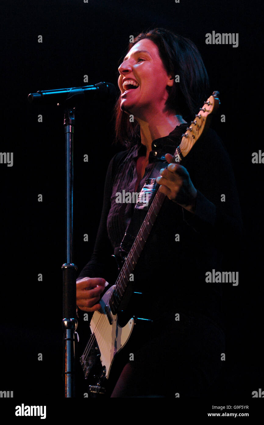 Sharleen Spiteri, lead singer of Texas, entertains the crowds Stock ...