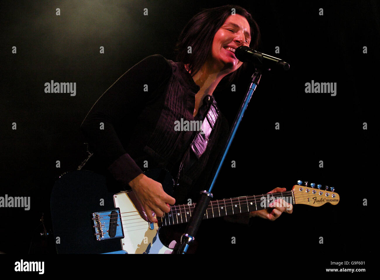 Sharleen Spiteri, lead singer of Texas, entertains the crowds Stock ...