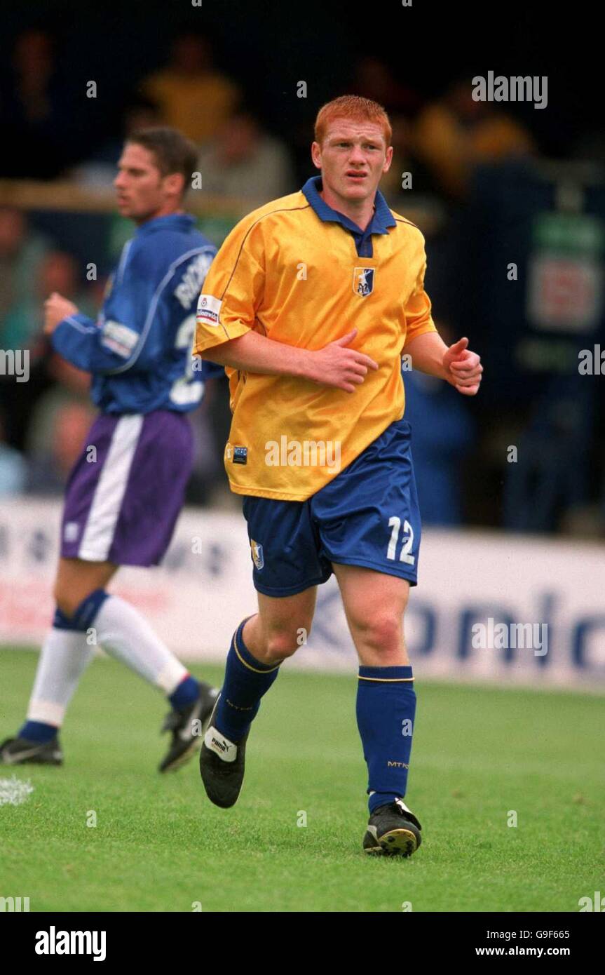 Bobby hassell mansfield town hi-res stock photography and images - Alamy