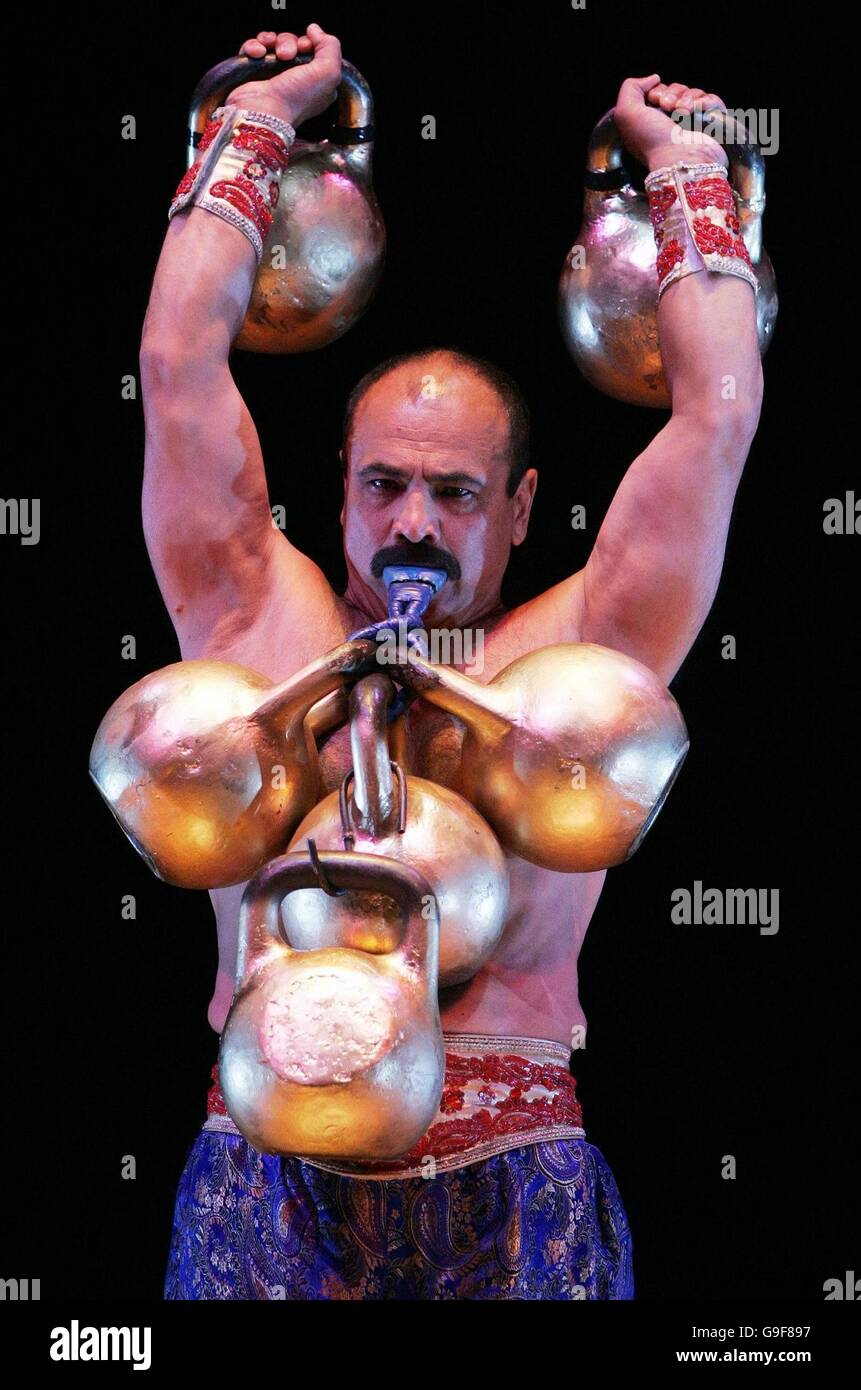Strongman circus hi-res stock photography and images - Alamy