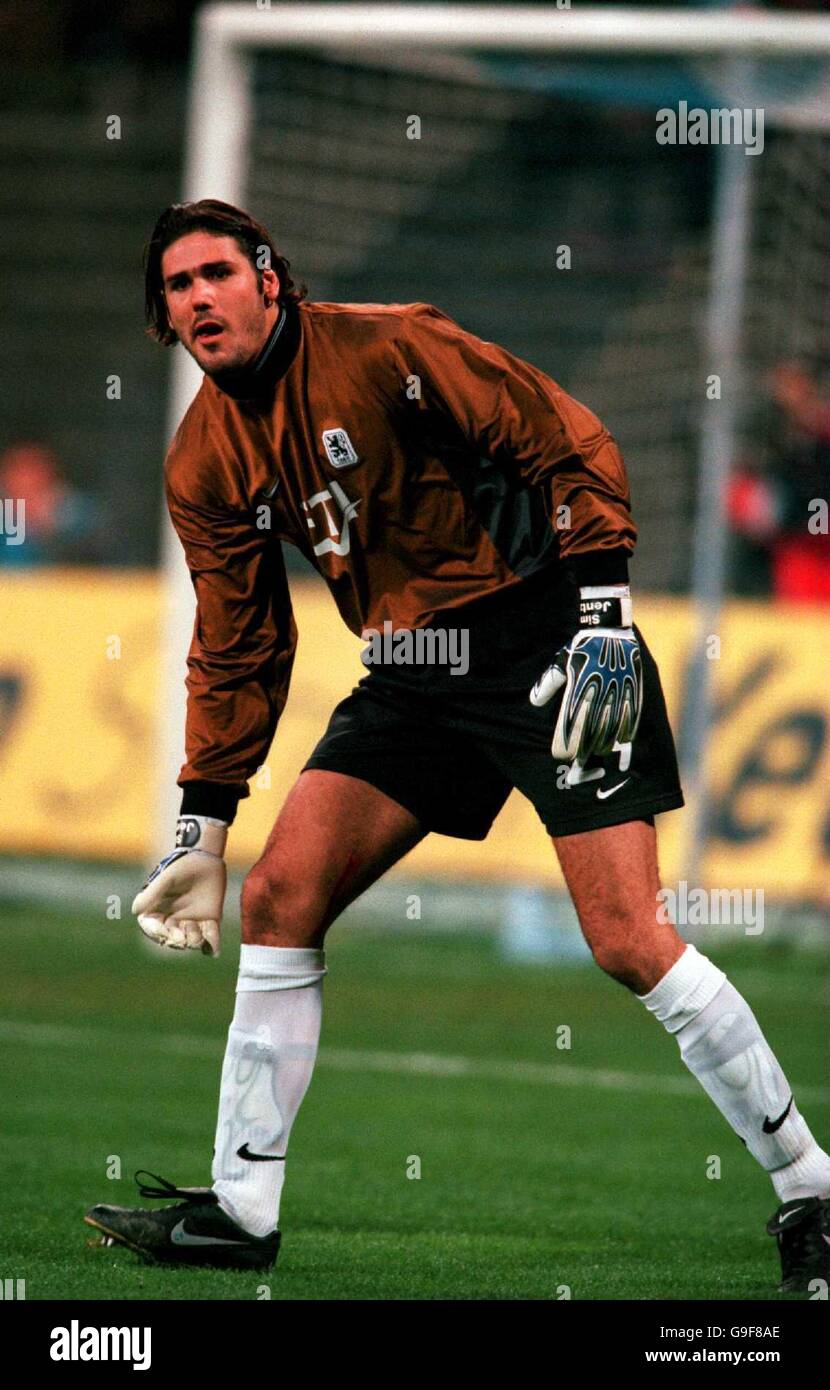 1860 munich goalkeeper hi-res stock photography and images - Alamy