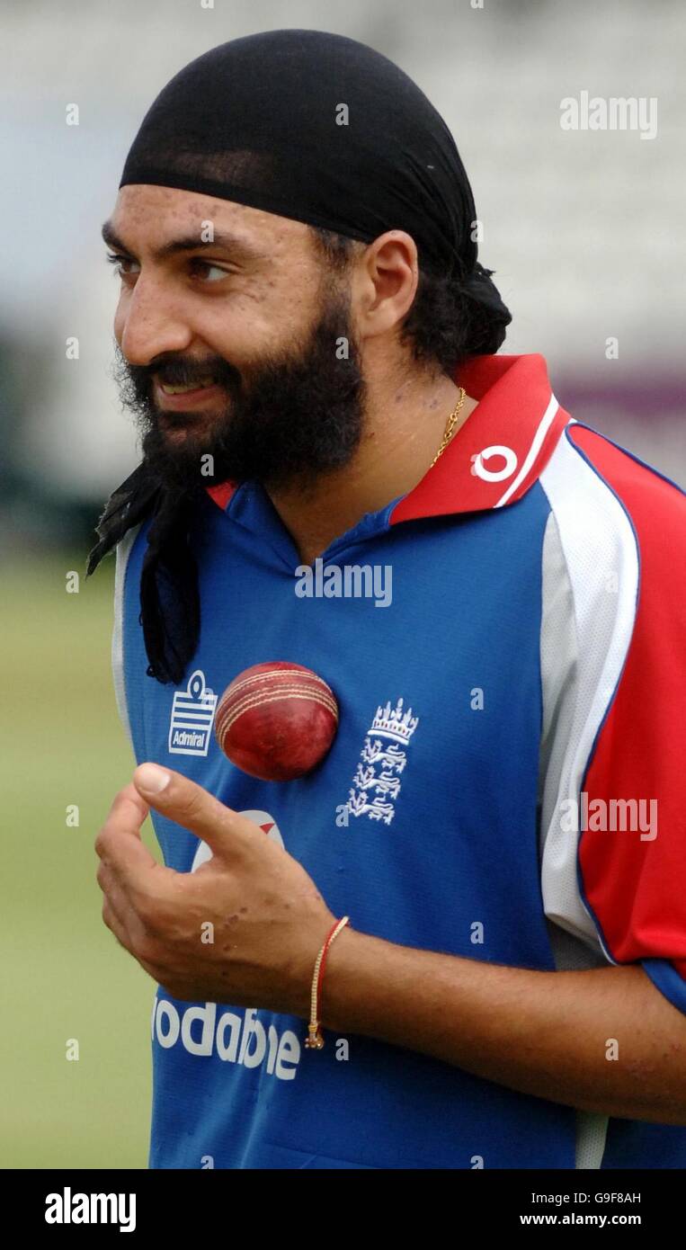 CRICKET - England nets session - London Stock Photo - Alamy