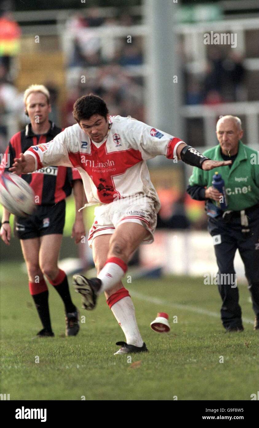 Rugby League - 2000 World Cup - Group One - England v Fiji Stock Photo ...