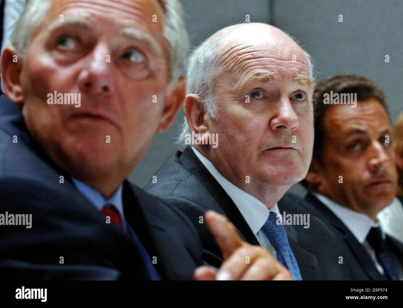 Home Secretary John Reid (centre) with the Interior Ministers of ...