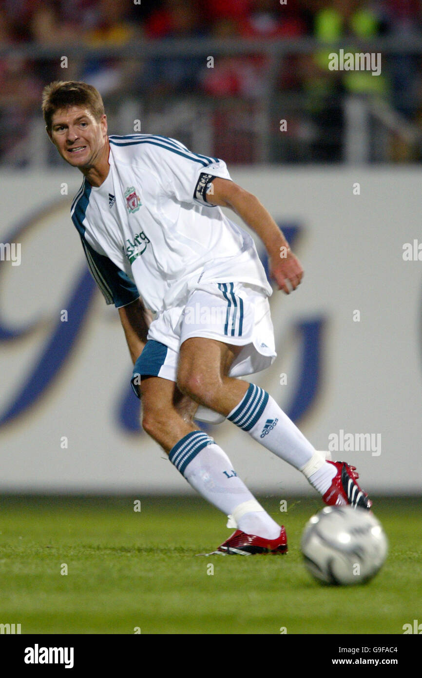 Soccer - Friendly - FSV Mainz 05 v Liverpool - Stadium AM Bruchweg ...