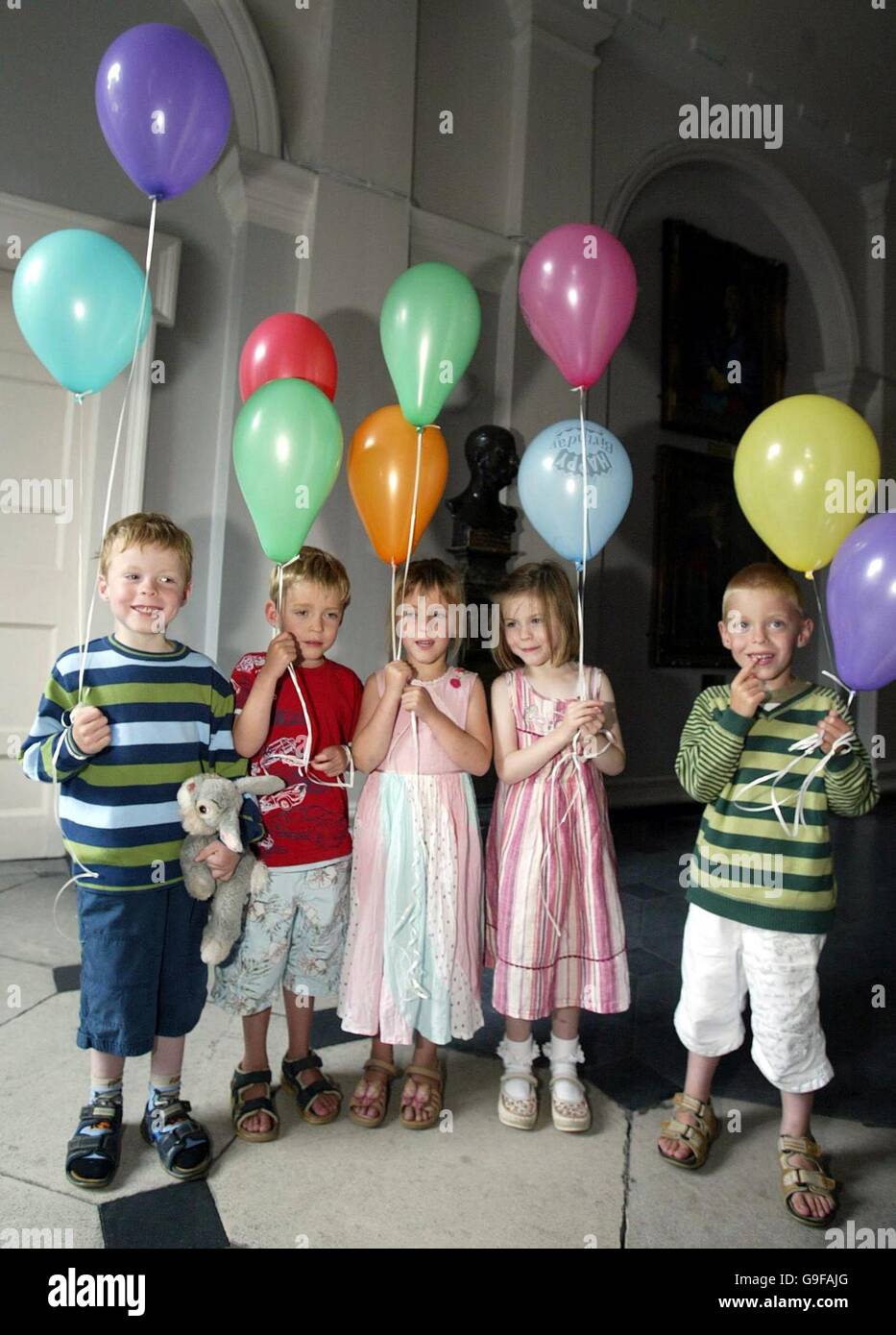 Quintuplets hi-res stock photography and images - Alamy