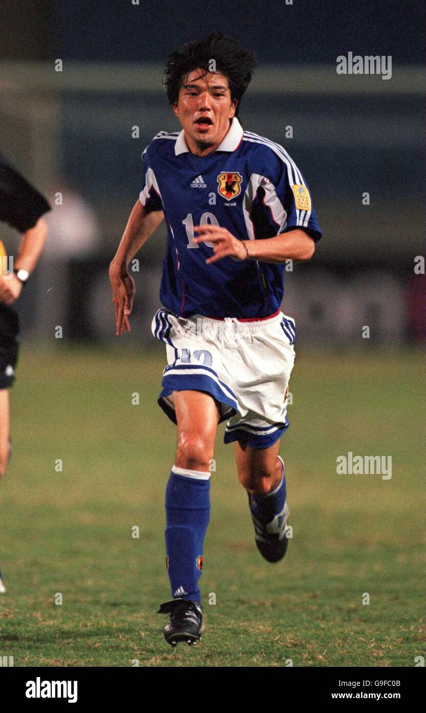 Soccer asian cup 2000 semi final china v japan hi-res stock photography ...