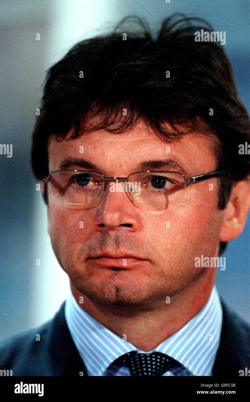 Philippe troussier japan coach hi-res stock photography and images - Alamy
