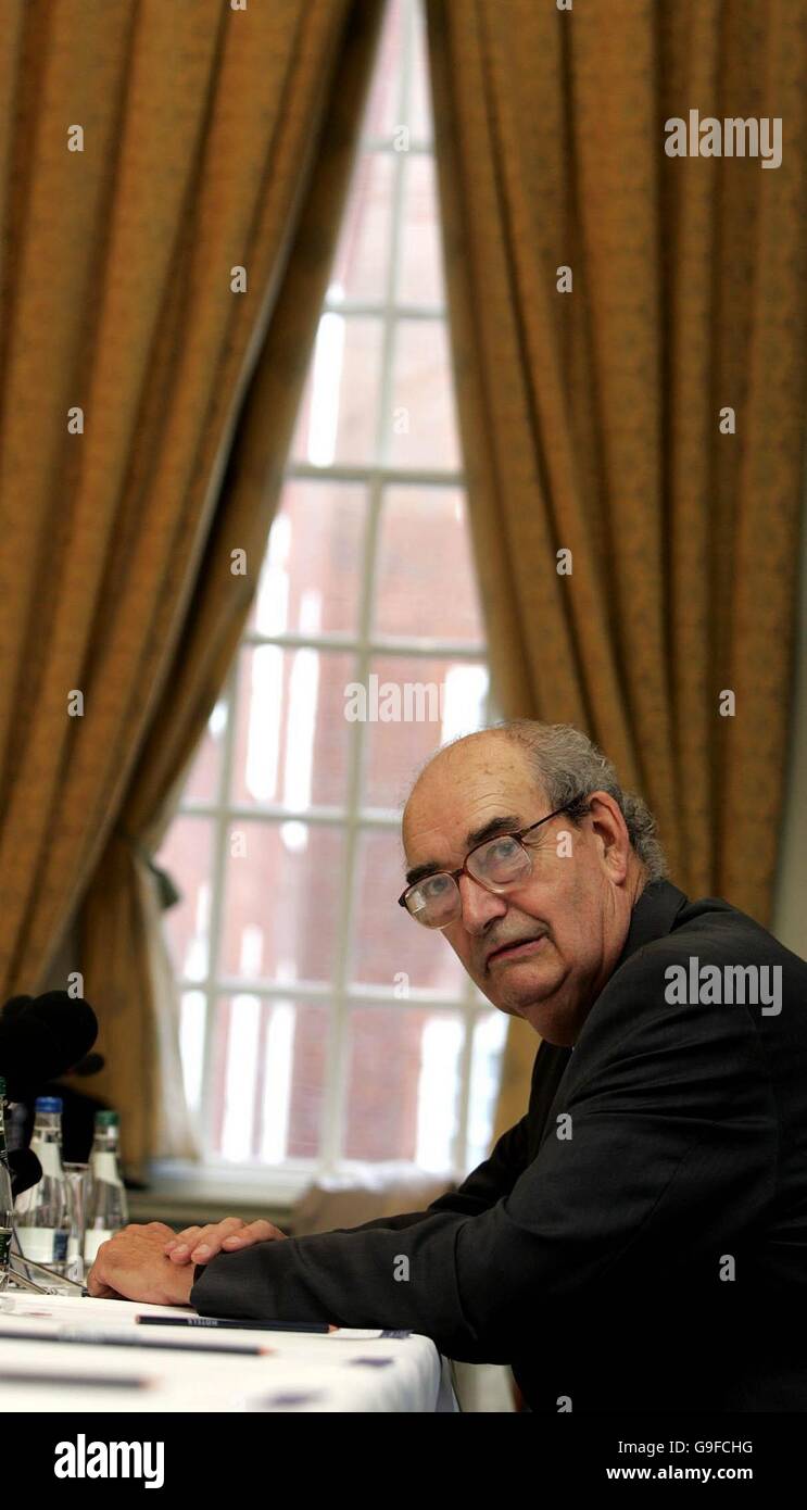 Stephen crow hi-res stock photography and images - Alamy