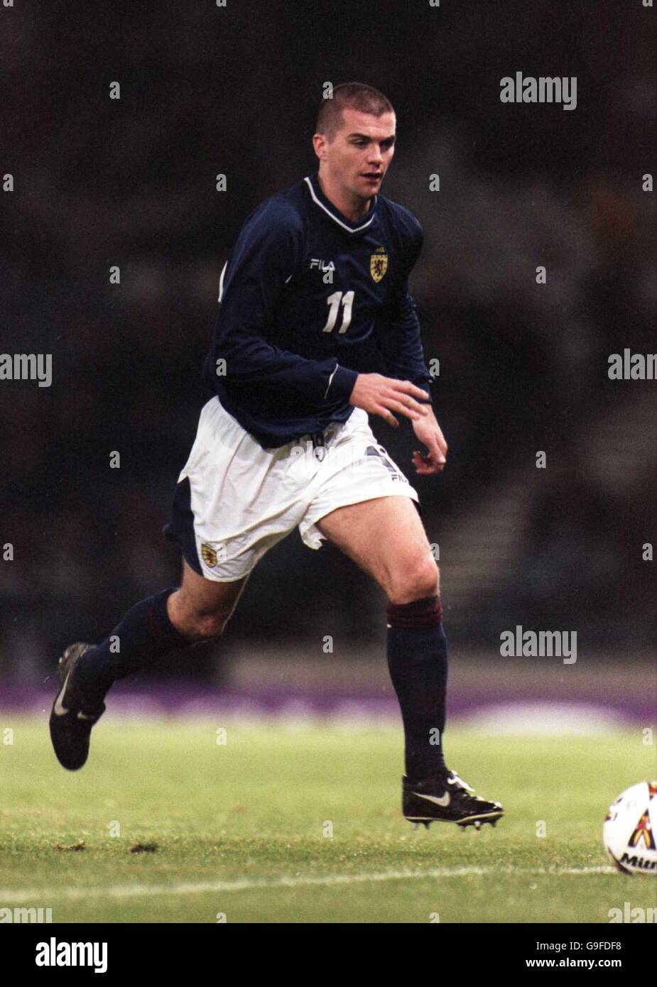 Dominic matteo scotland international hi-res stock photography and ...