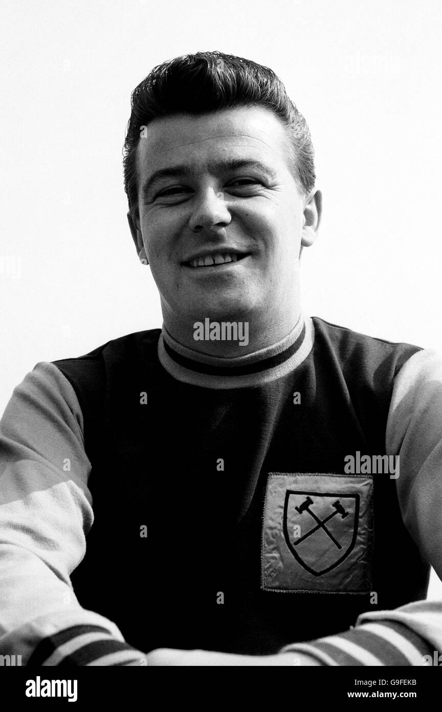 Johnny byrne west ham hi-res stock photography and images - Alamy