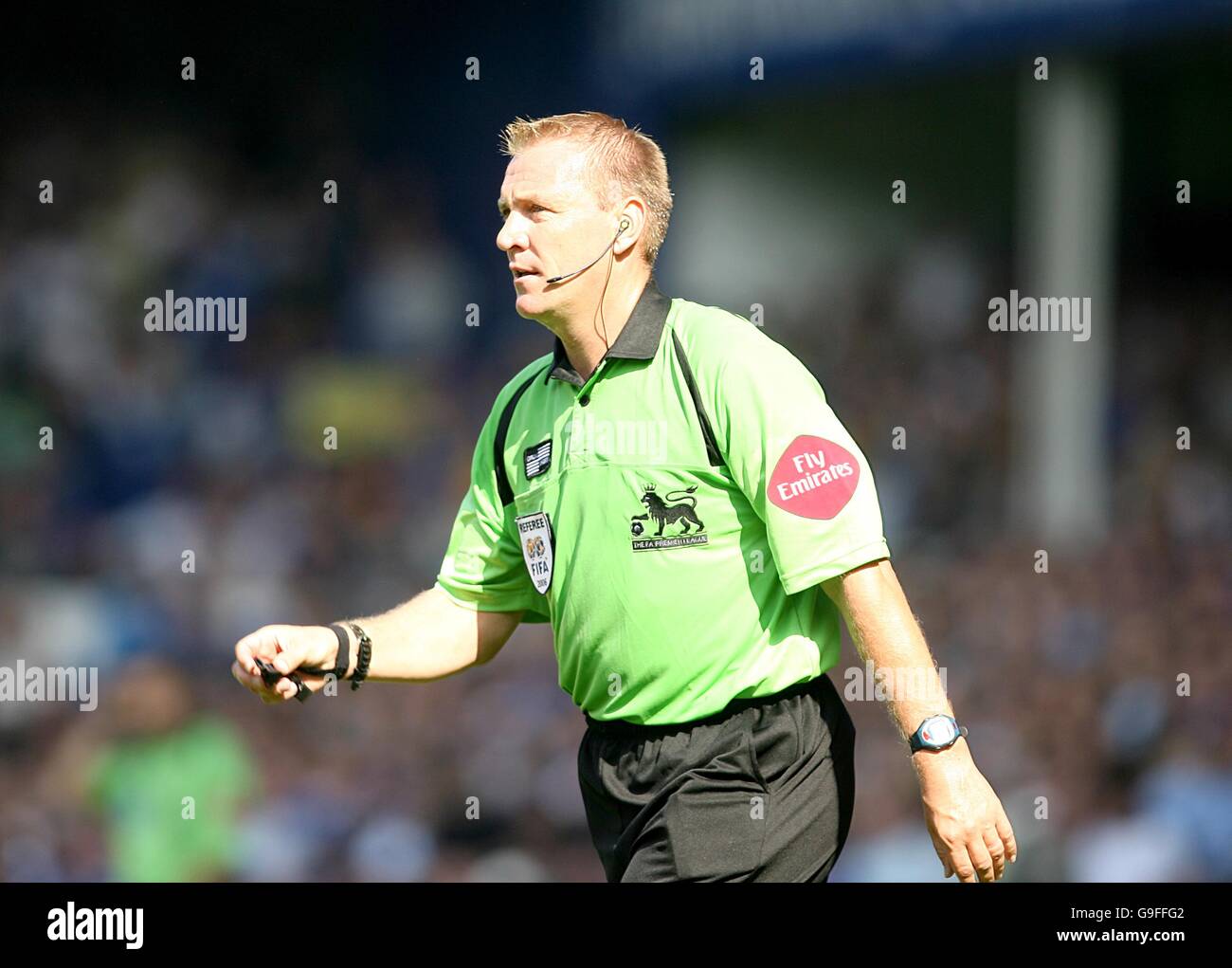 Graham poll premier league referee hi-res stock photography and images ...