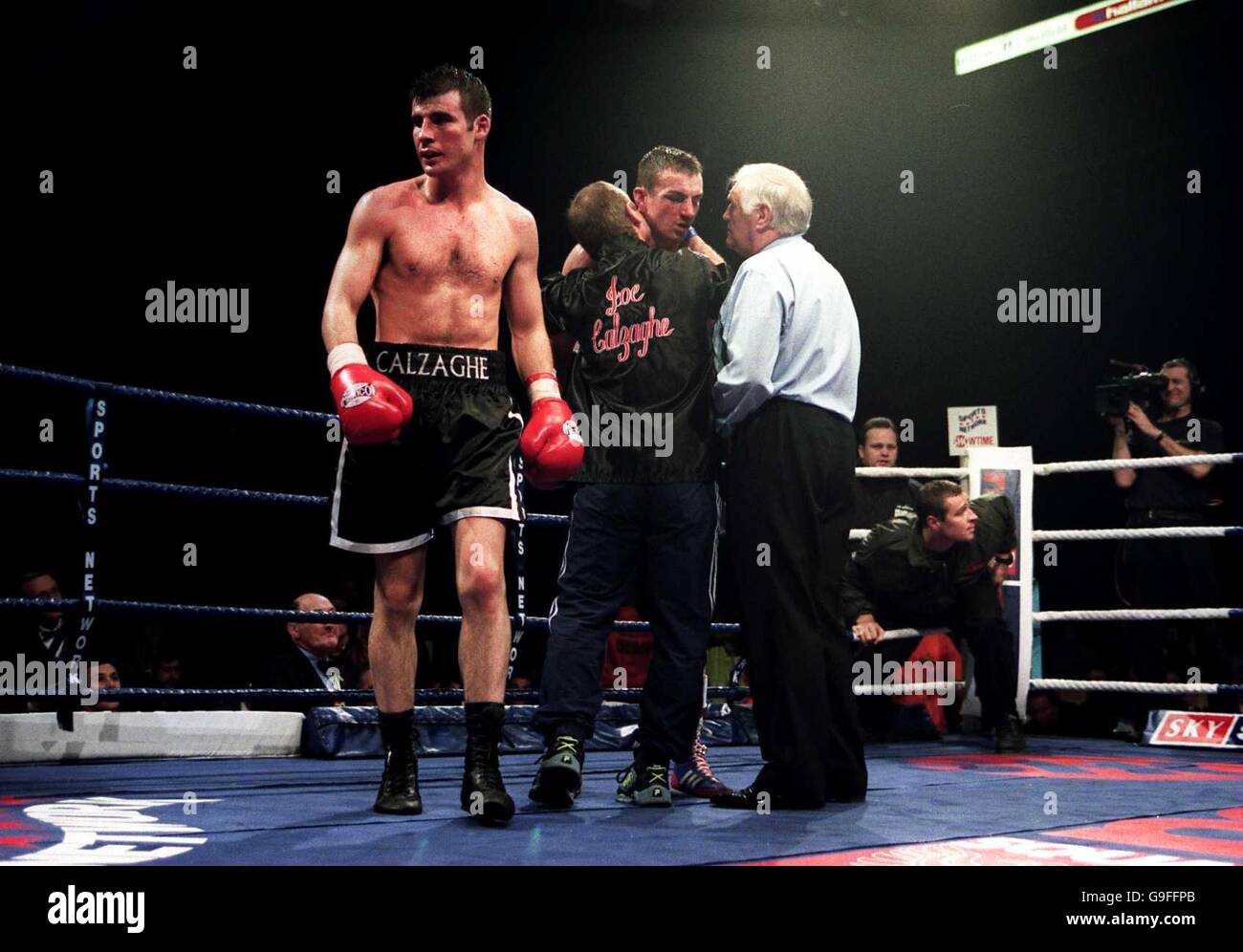 Winner loser boxing hi-res stock photography and images - Alamy