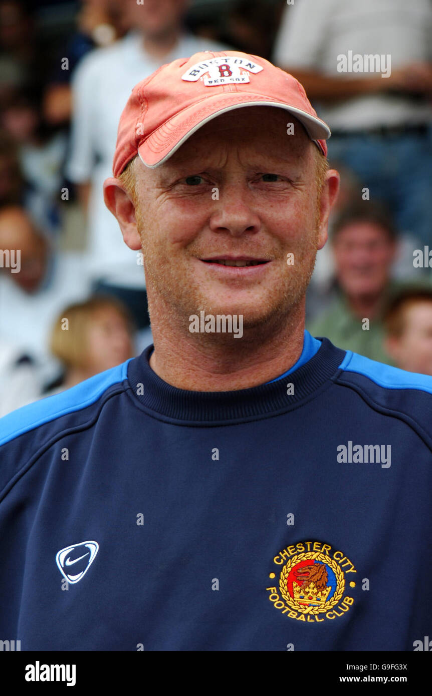 Football mark wright hi-res stock photography and images - Alamy