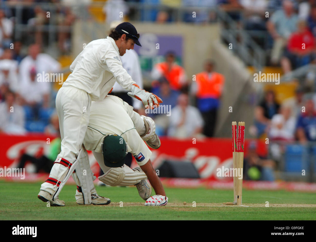 Chris read cricket wicket hi-res stock photography and images - Alamy