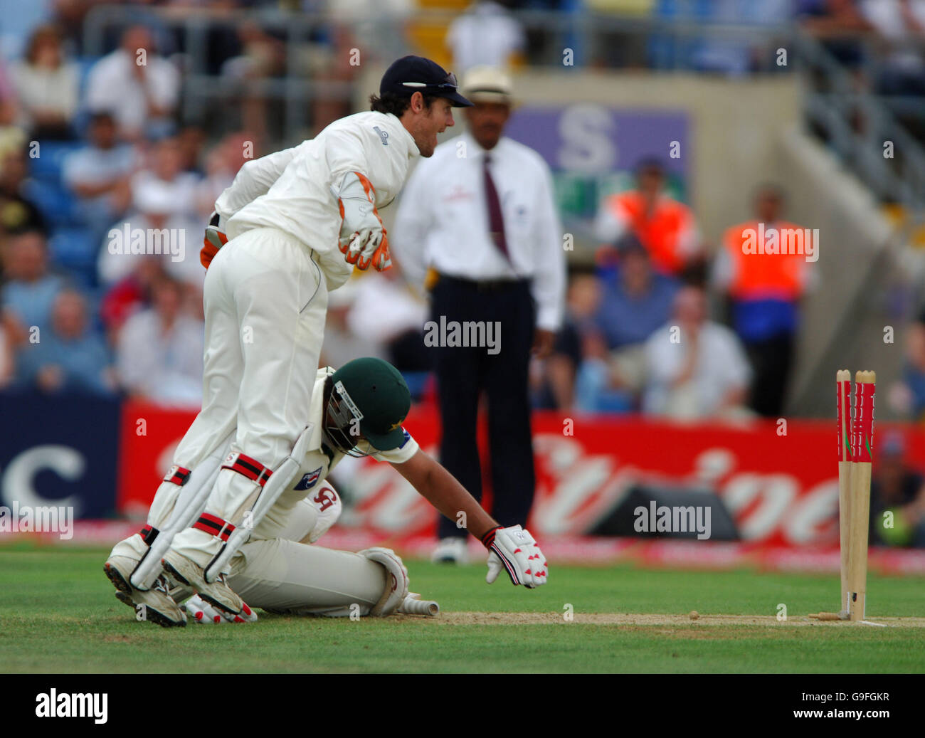 Chris read cricket wicket hi-res stock photography and images - Alamy