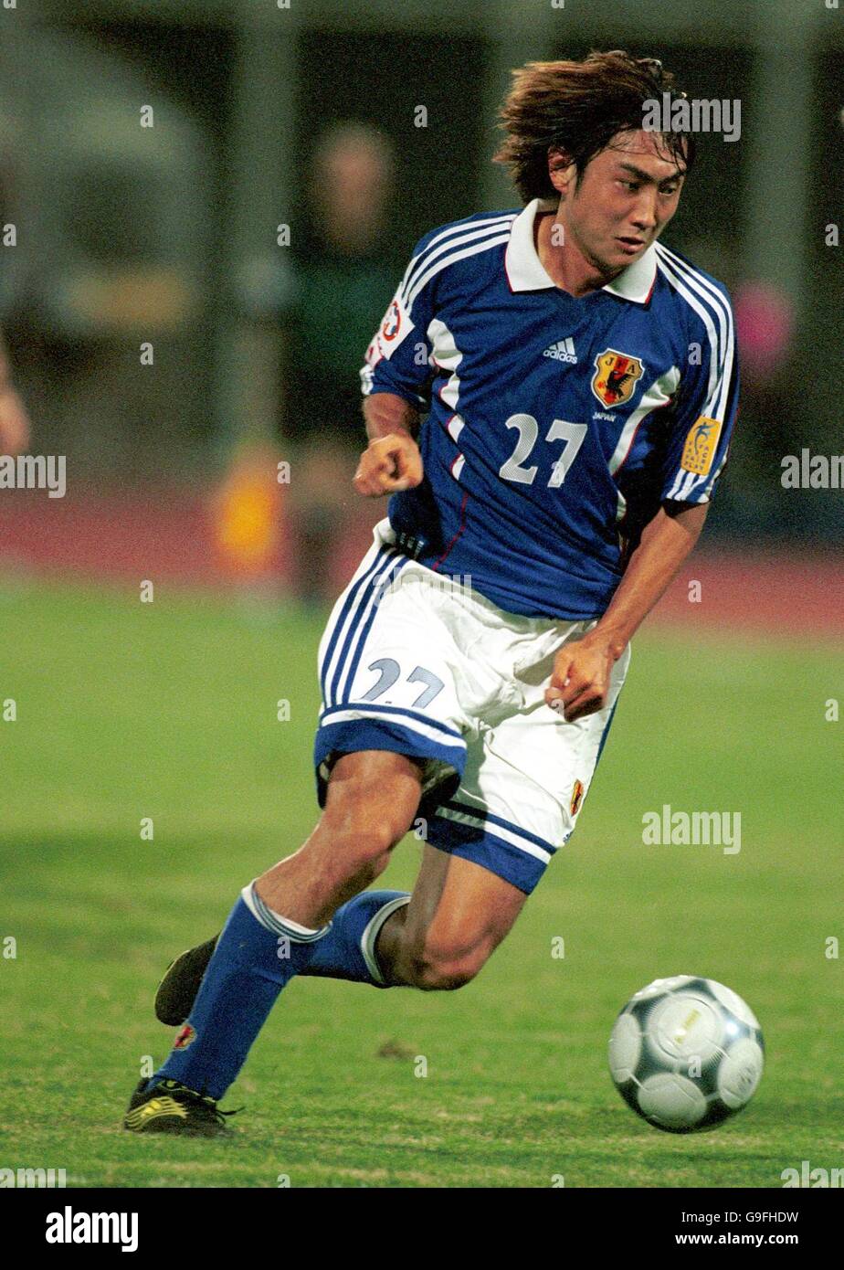 Soccer - Asian Cup 2000 - Group C - Japan v Uzbekistan. Hideaki ...