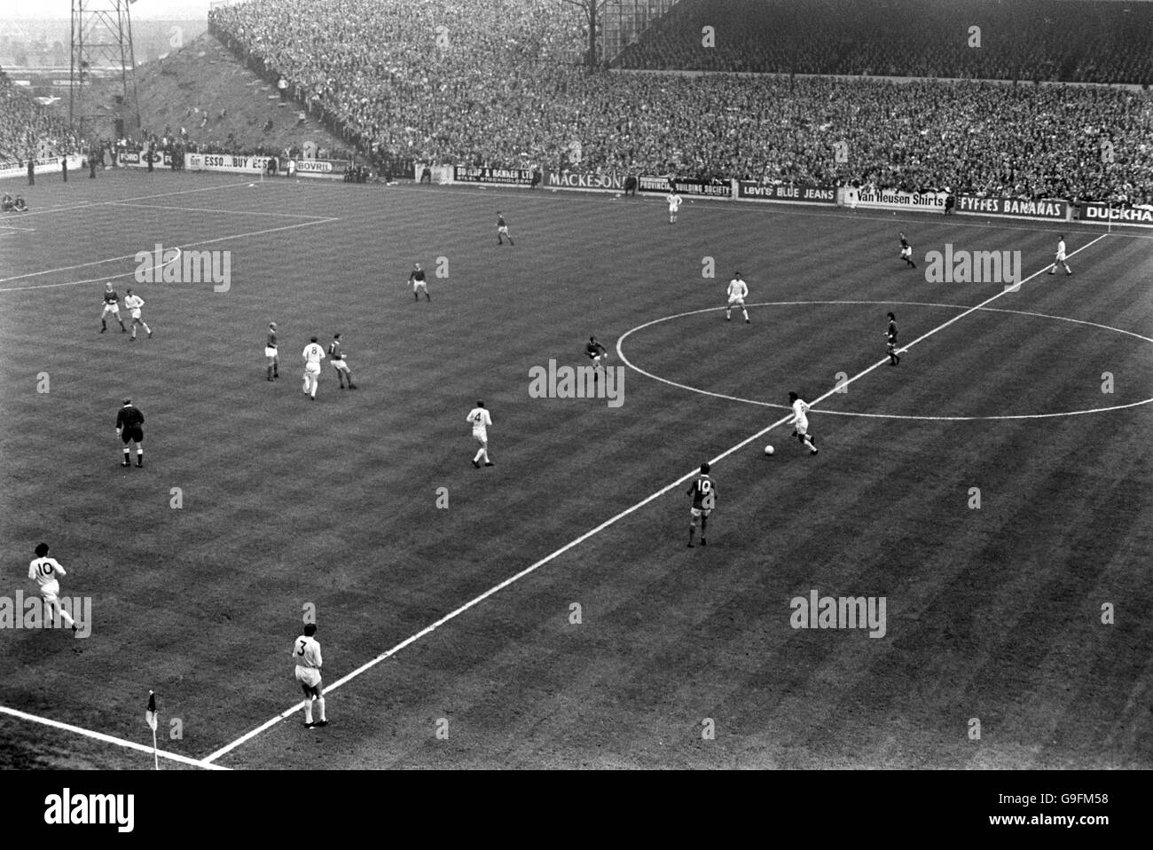 Soccer - Football League Division One - Leeds United v Manchester ...