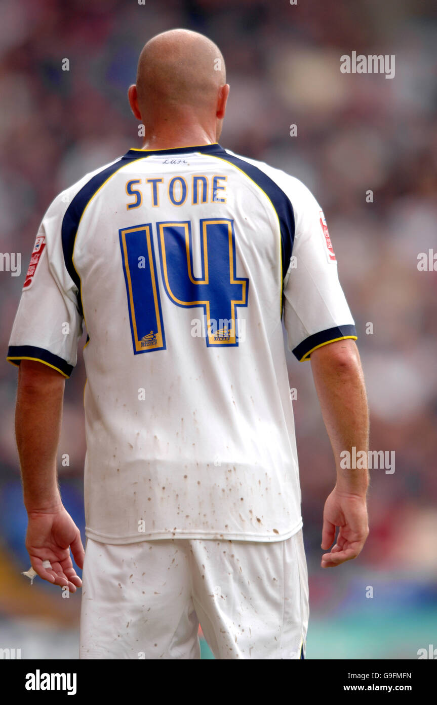 Leeds uniteds steve stone hi-res stock photography and images - Alamy