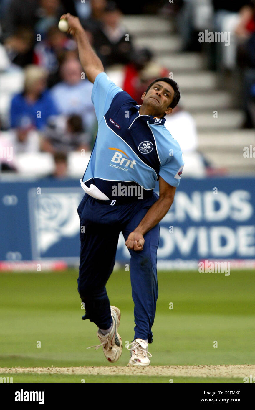 Cricket - Twenty20 Cup 2006 - Semi-Final - Surrey Brown Caps v ...