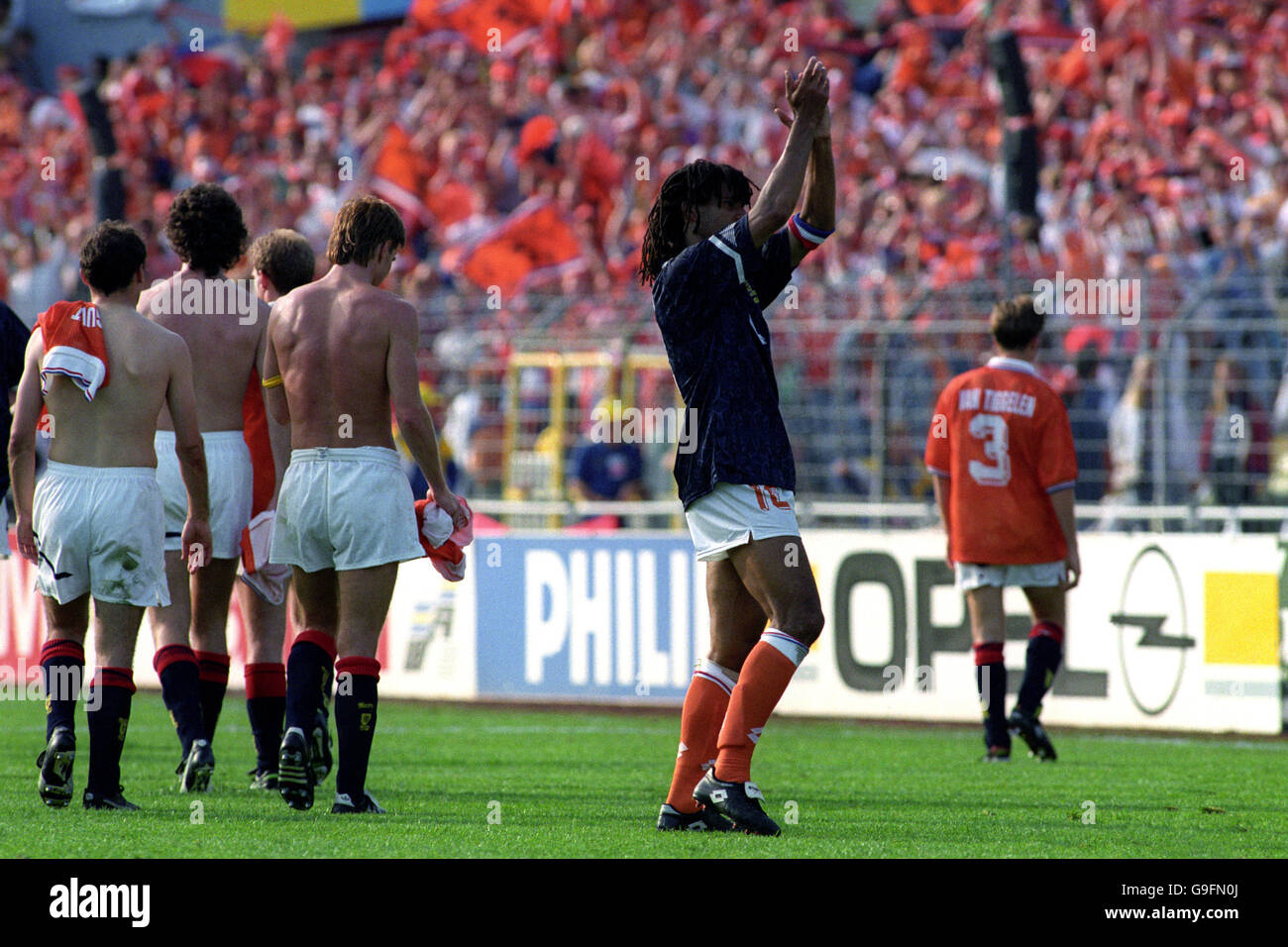 Ruud gullit football holland hi-res stock photography and images - Alamy