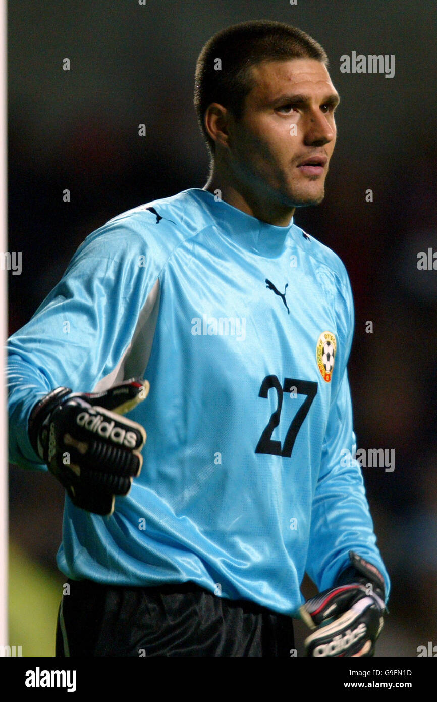 Bulgarias goalkeeper dimitar ivankov hi-res stock photography and ...