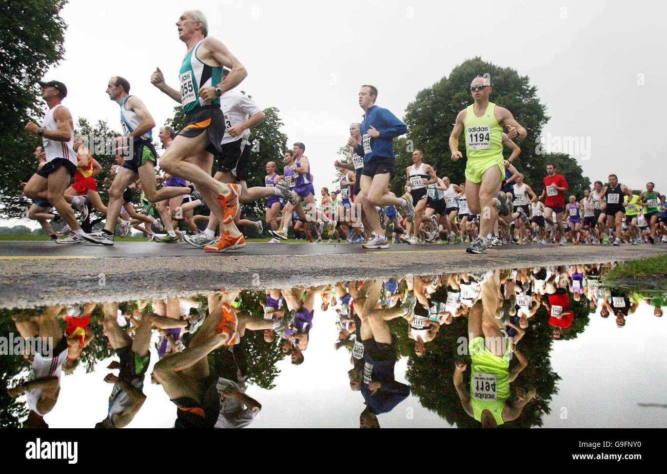 10 mile race hi-res stock photography and images - Alamy