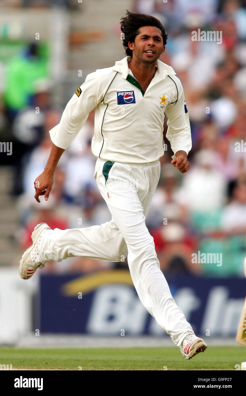 Cricket - npower Fourth Test - England v Pakistan - The Brit Oval Stock ...