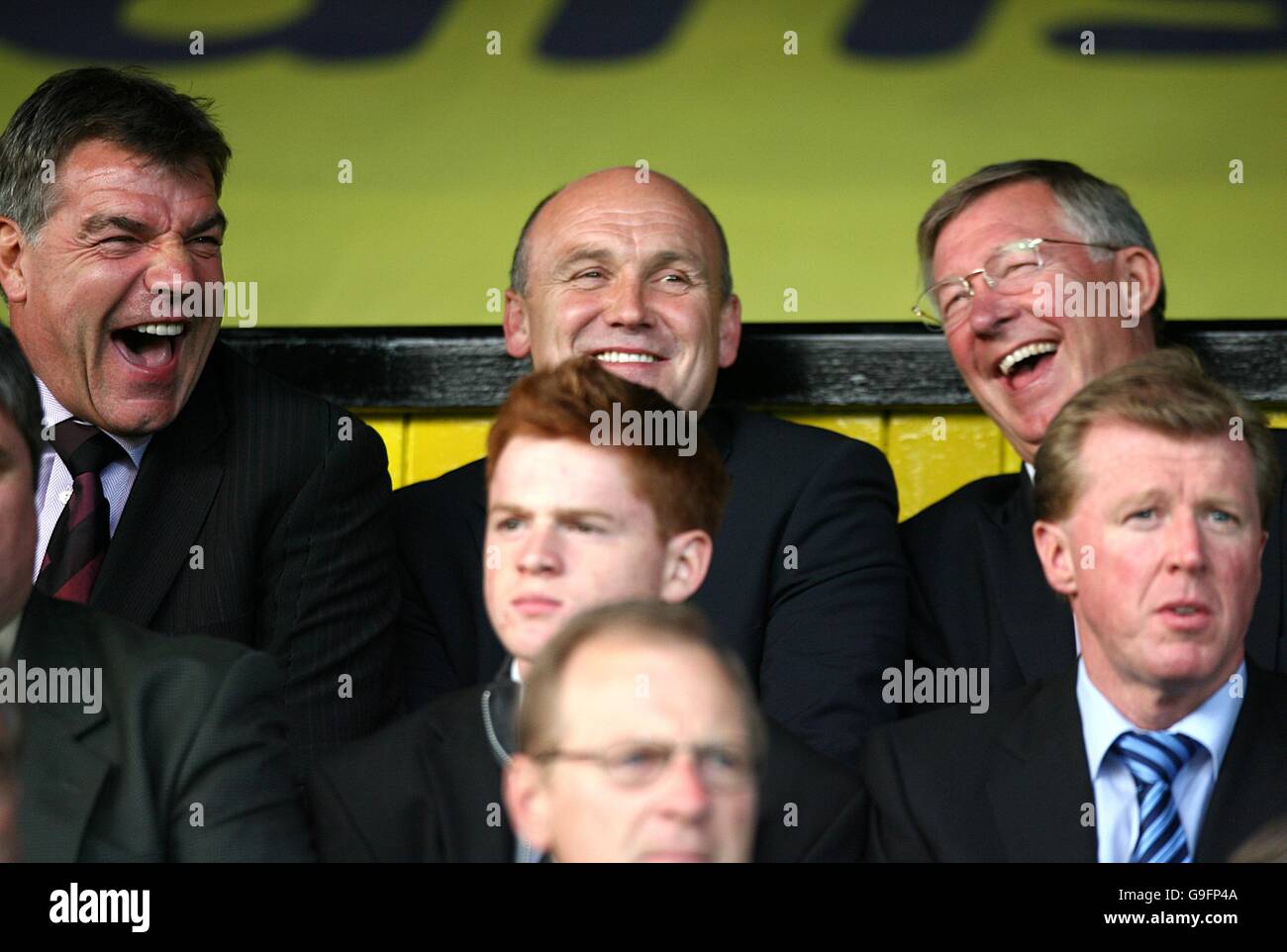 Bolton Wanderers manager Sam Allardyce (l) and Manchester United ...