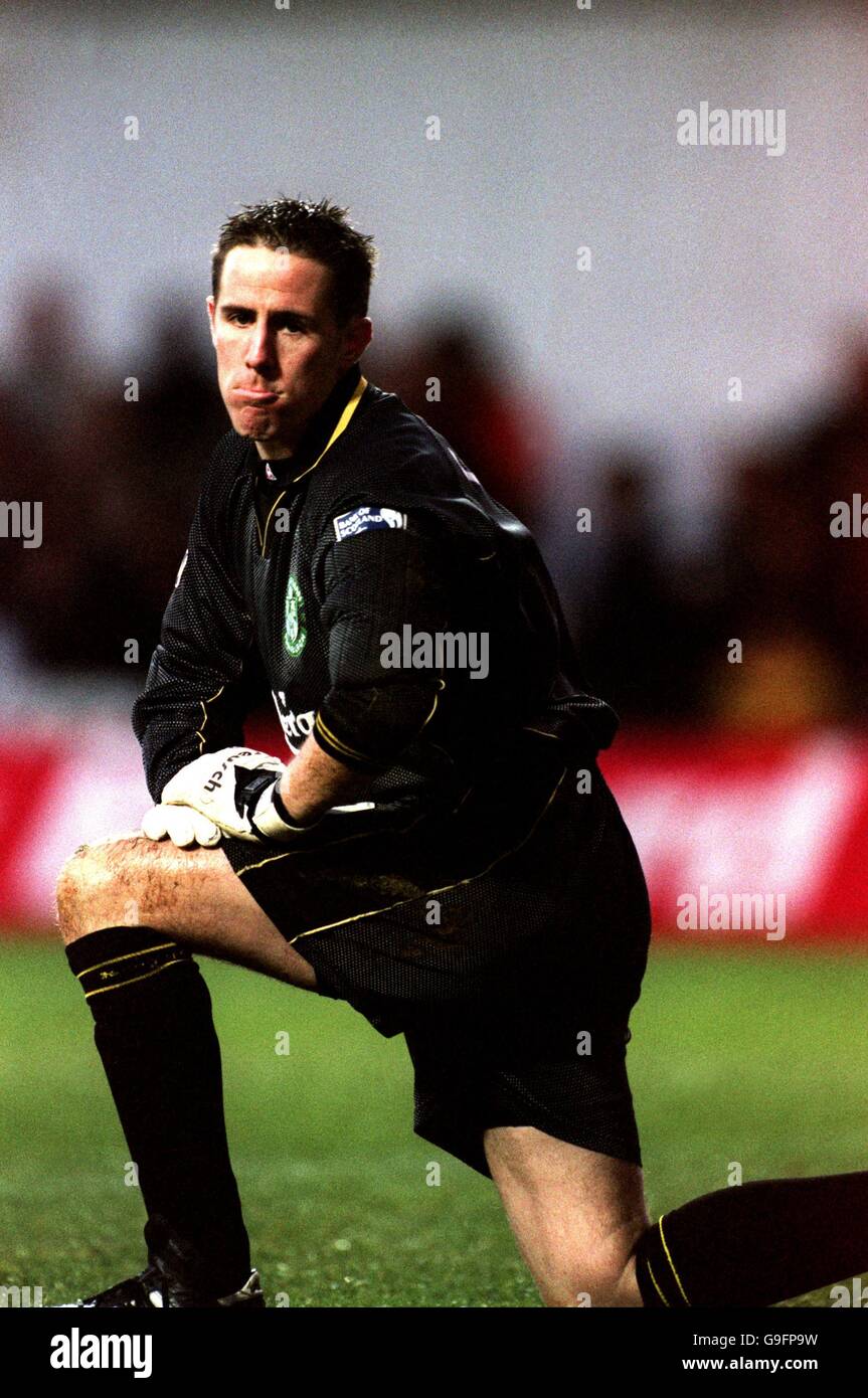 Hibernian goalkeeper nick colgan hi-res stock photography and images ...