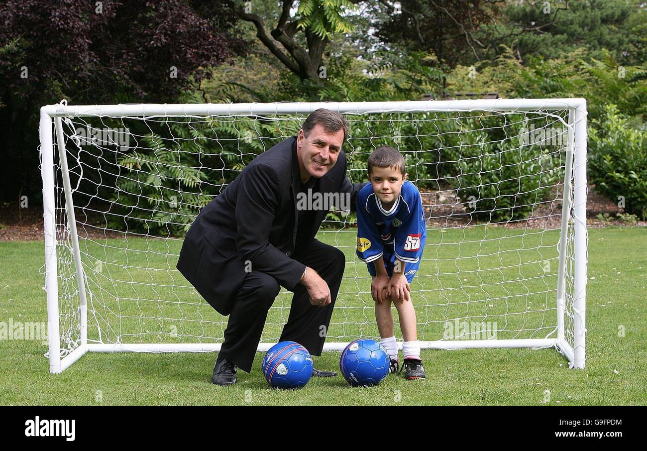 FAI Technical Director and former Irish goalkeeper Packie Bonner ...
