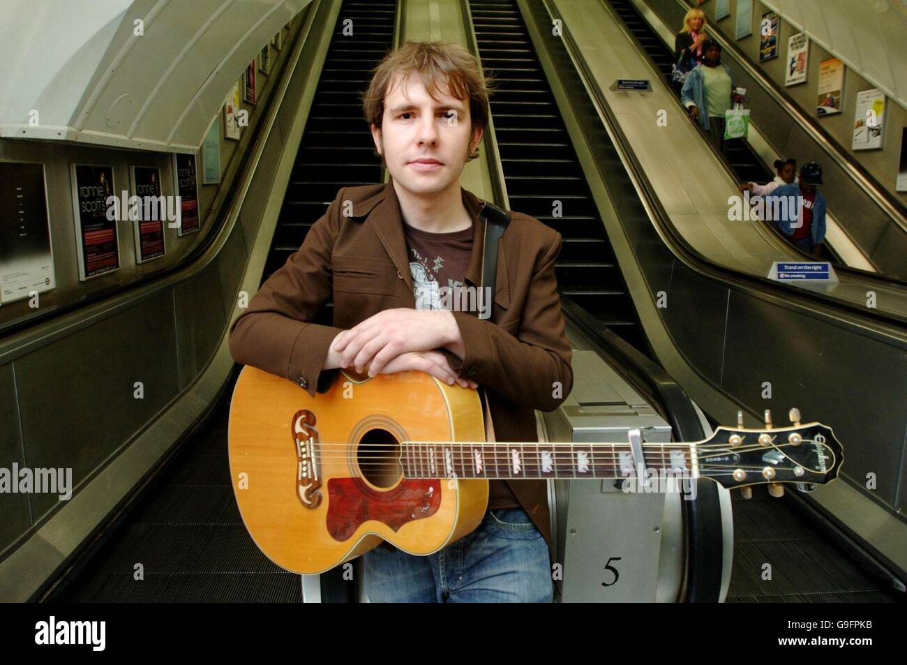 Universals new signing hi-res stock photography and images - Alamy