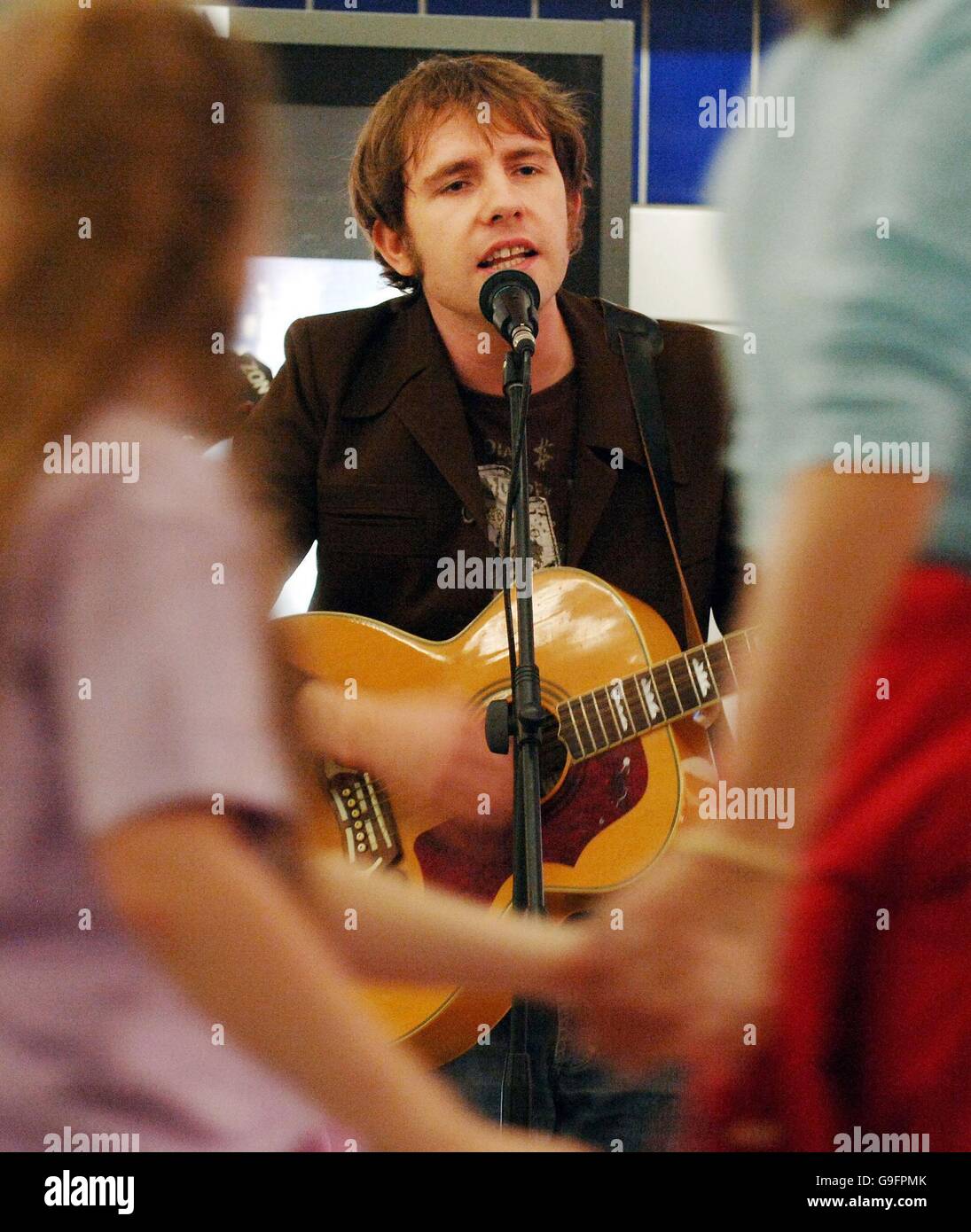 Singer launches album on the London Underground Stock Photo - Alamy