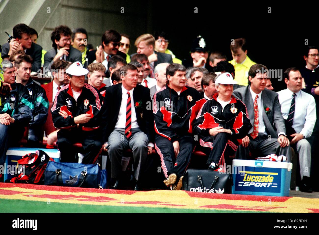 Crystal palace v manchester united fa cup final 1990 hi-res stock ...
