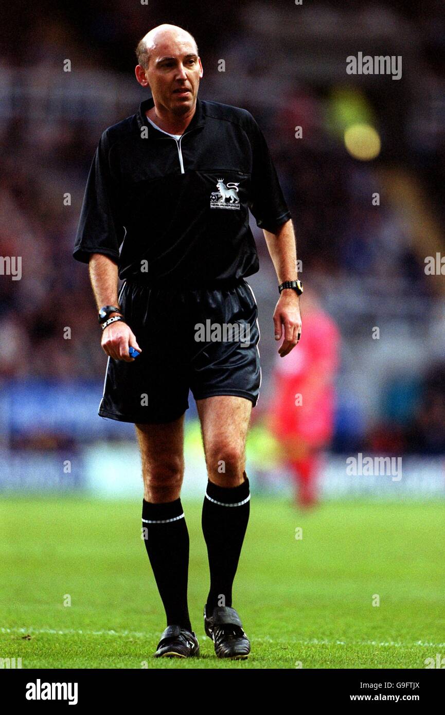 Referee barry knight hi-res stock photography and images - Alamy