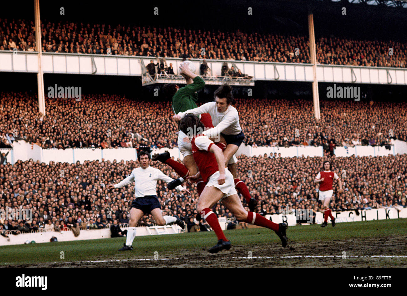 Arsenal goalkeeper bob wilson hi-res stock photography and images - Alamy