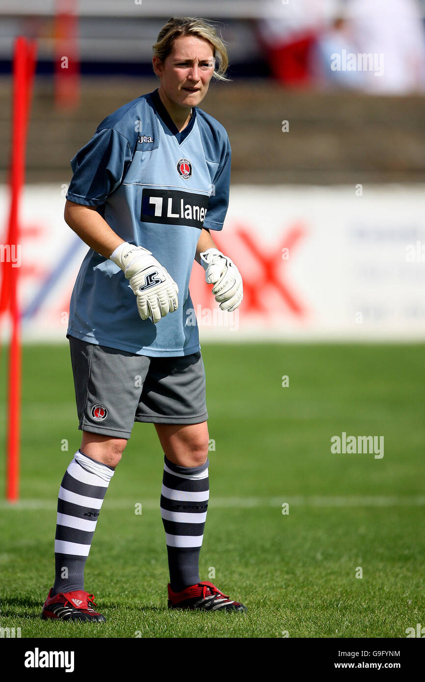 Charlton ladies goalkeeper hi-res stock photography and images - Alamy
