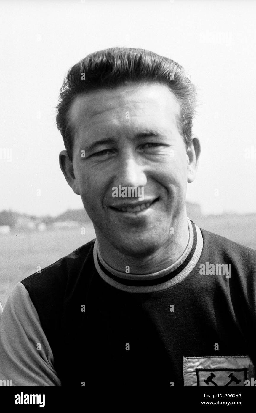 Ken brown west ham hi-res stock photography and images - Alamy