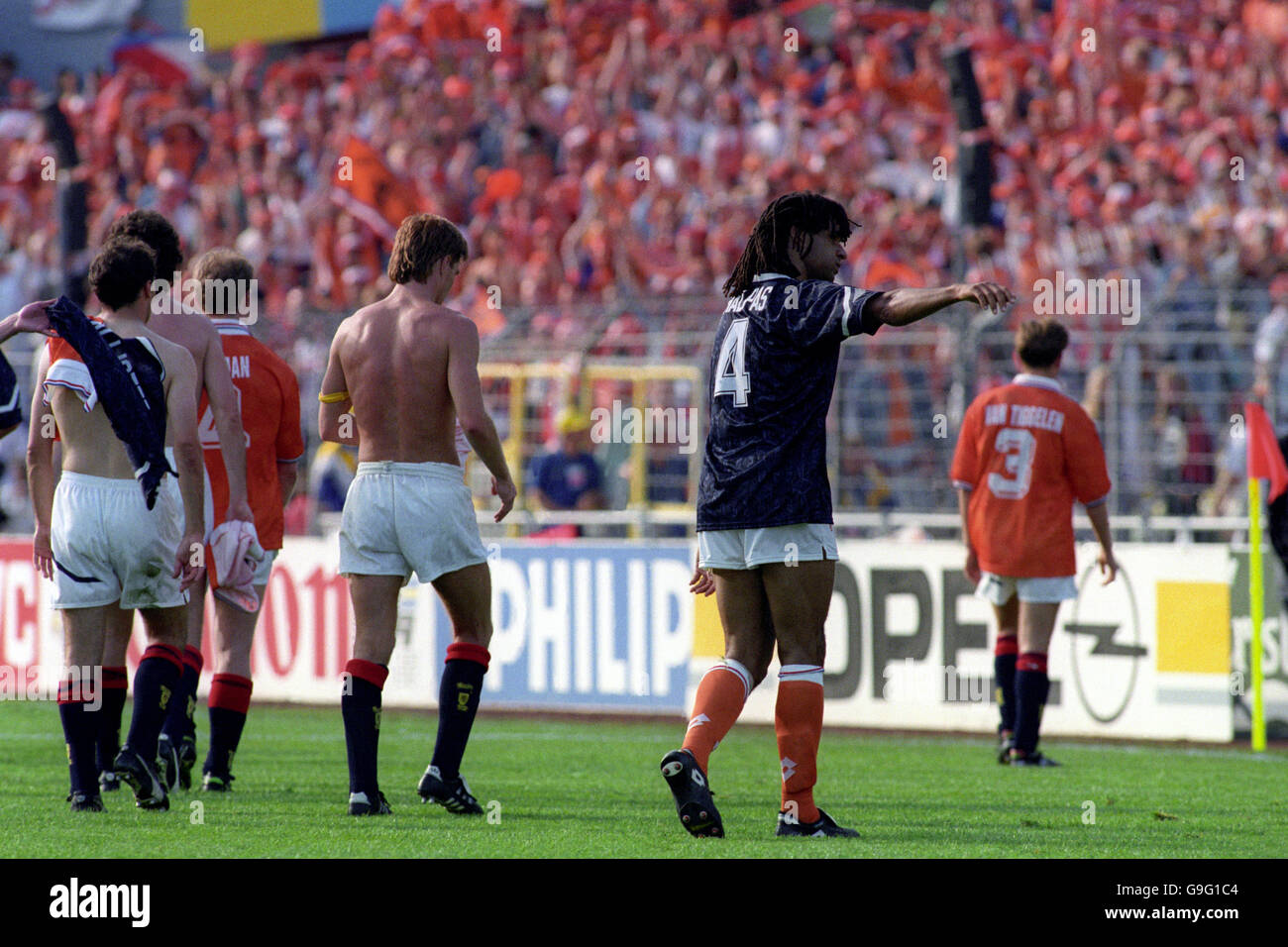 Ruud gullit football holland hi-res stock photography and images - Alamy