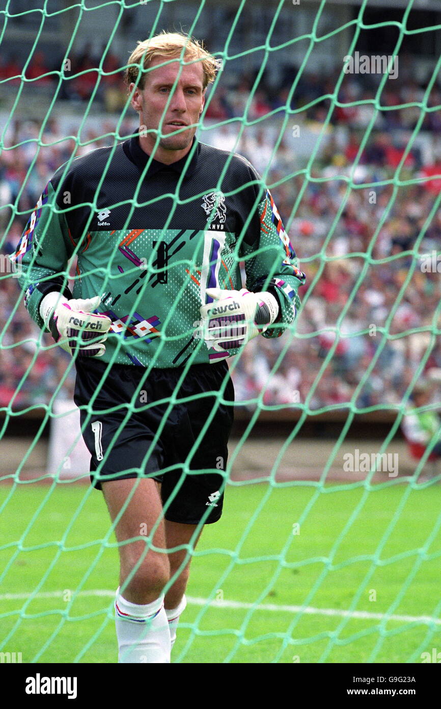 EUROPEAN CHAMPIONSHIPS SOCCER. HANS VAN BREUKELEN [NETH] NETHERLANDS v ...