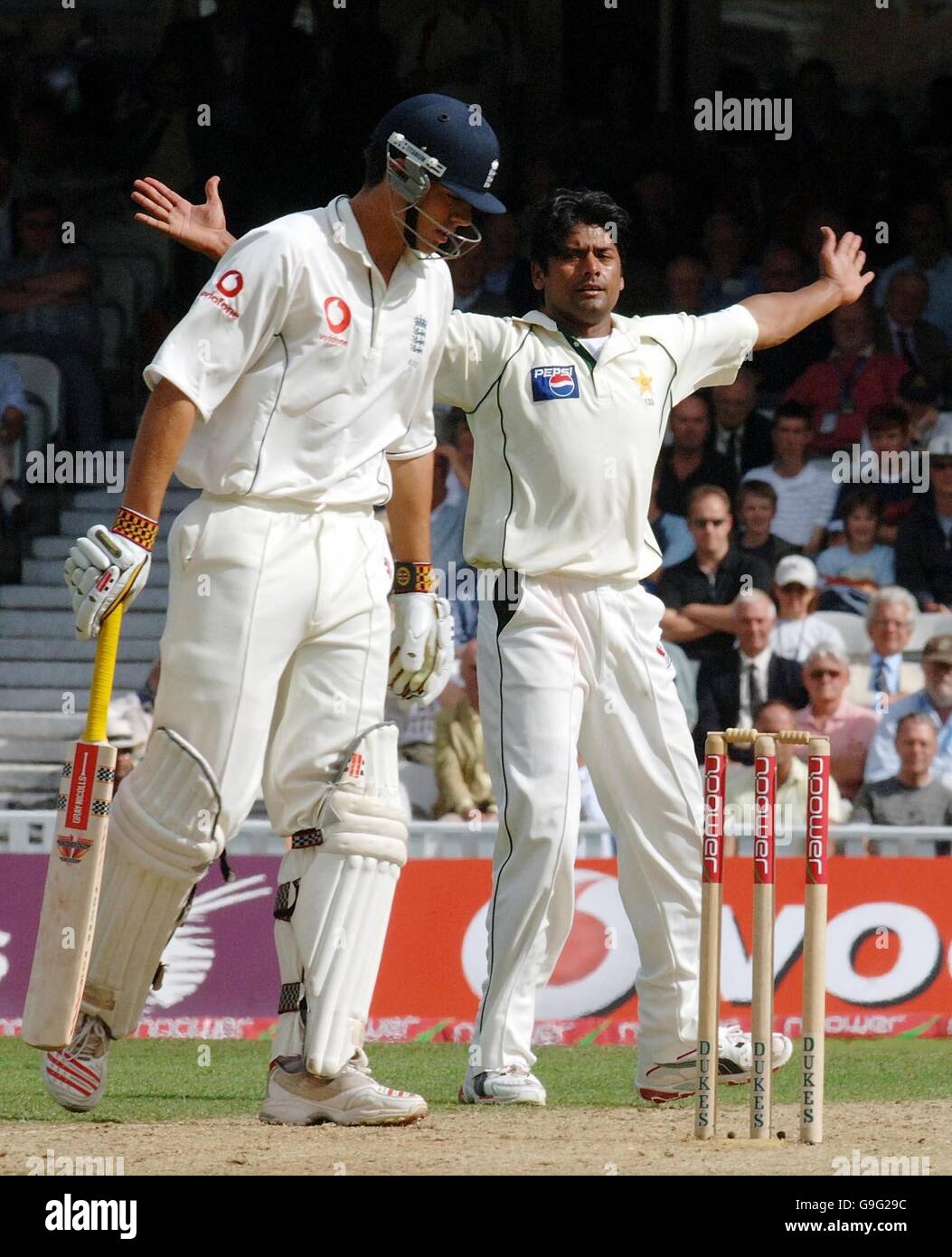 Pakistan bowler Shahid Nazir celebrates bowling Alastair Cook,(left ...