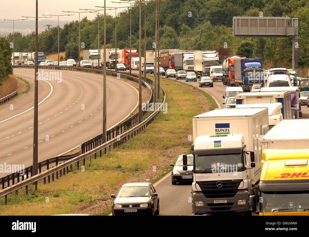 Three die in motorway crash Stock Photo - Alamy