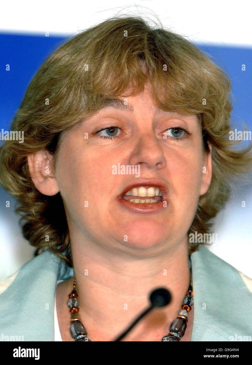 Ruth Kelly launches Commission on Integration and Cohesion Stock Photo ...
