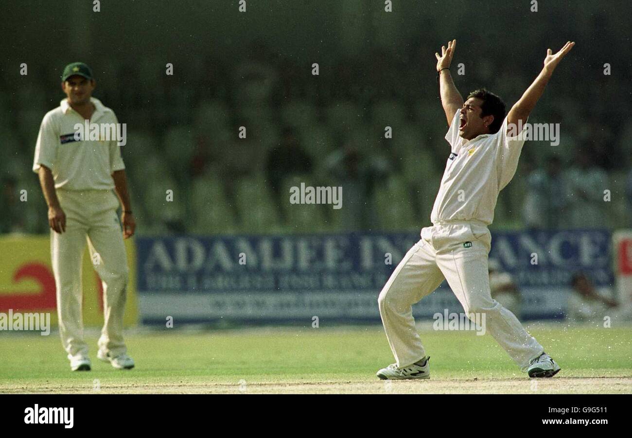Cricket - First Test - Pakistan v England - Day Five Stock Photo - Alamy