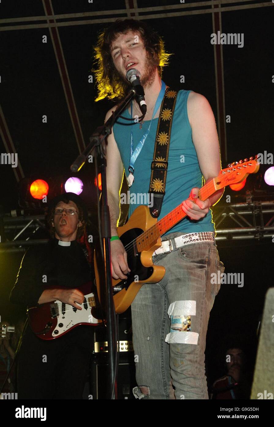 Larrikin love performing on carling stage carling reading festival hi ...