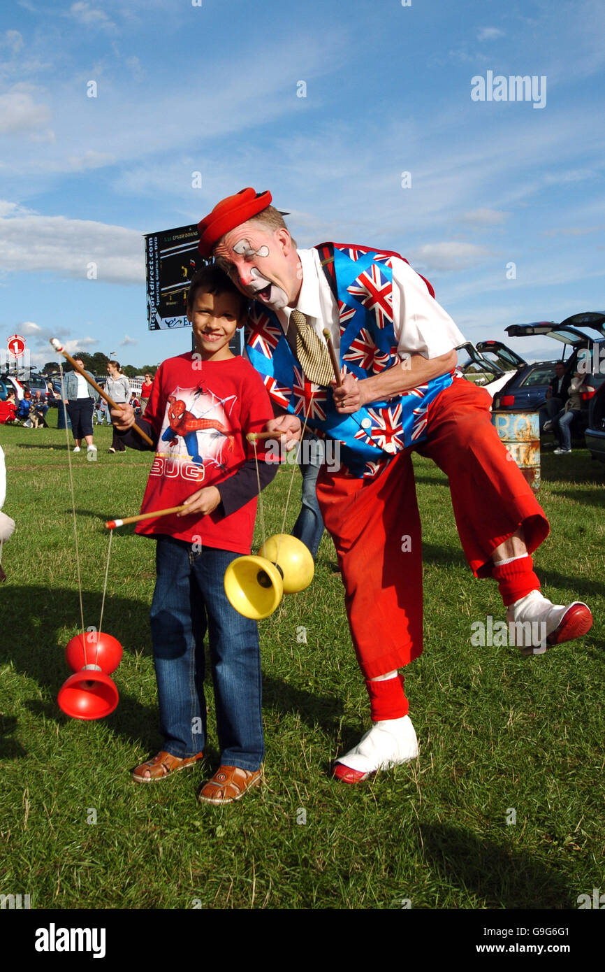 Children enjoy circus workshop hi-res stock photography and images - Alamy