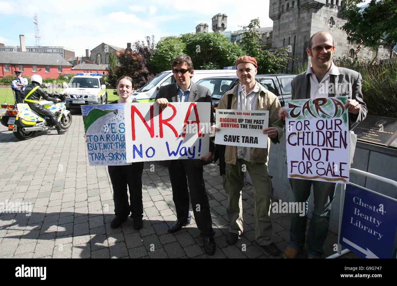 Nra conference hi-res stock photography and images - Alamy