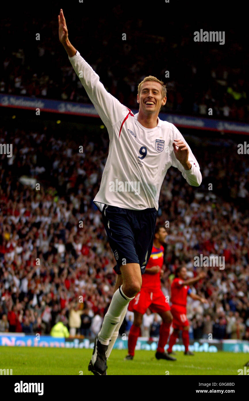 England's Peter Crouch celebrates scoring the 5th goal against Andorra ...